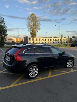 Black Volvo V60 2011 in Vilnius, with an engine capacity of 2.00 L and mileage of 500 thousand km for 2900 €, photo 6 on AUTOMOTO.COM.LV