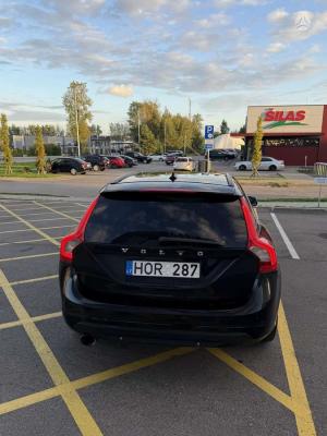 Black Volvo V60 2011 in Vilnius, with an engine capacity of 2.00 L and mileage of 500 thousand km for 2900 €, photo 8 on AUTOMOTO.COM.LV