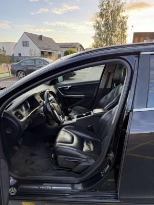 Black Volvo V60 2011 in Vilnius, with an engine capacity of 2.00 L and mileage of 500 thousand km for 2900 €, photo 12 on AUTOMOTO.COM.LV