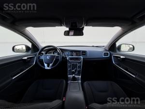 Черный Вольво B60 2014 в Рига, объемом двигателя 2.00 л и пробегом 0 тыс. км за 5990 €, фото 17 на AUTOMOTO.COM.LV