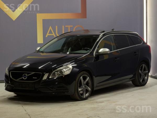 Black Volvo V60 2011 in Jurmala, with an engine capacity of 2.40 L and mileage of 220 thousand km for 8990 €, photo 9 on AUTOMOTO.COM.LV