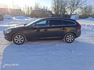 Melns Volvo V60 2011 Pasvalys, ar dzinēja tilpumu 1.60 L un nobraukumu 273 tūkst. km par 3700 €, foto 3 vietnē AUTOMOTO.COM.LV