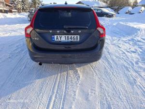 Melns Volvo V60 2011 Pasvalys, ar dzinēja tilpumu 1.60 L un nobraukumu 273 tūkst. km par 3700 €, foto 5 vietnē AUTOMOTO.COM.LV