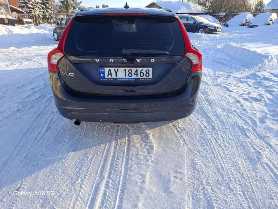 Melns Volvo V60 2011 Pasvalys, ar dzinēja tilpumu 1.60 L un nobraukumu 273 tūkst. km par 3700 €, foto 5 vietnē AUTOMOTO.COM.LV