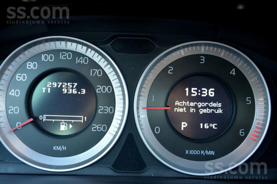 Melns Volvo V60 2011 Rīga, ar dzinēja tilpumu 2.00 L un nobraukumu 288 tūkst. km par 5850 €, foto 4 vietnē AUTOMOTO.COM.LV