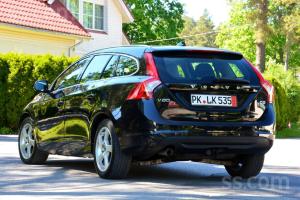 Melns Volvo V60 2011 Rīga, ar dzinēja tilpumu 2.00 L un nobraukumu 288 tūkst. km par 5850 €, foto 12 vietnē AUTOMOTO.COM.LV