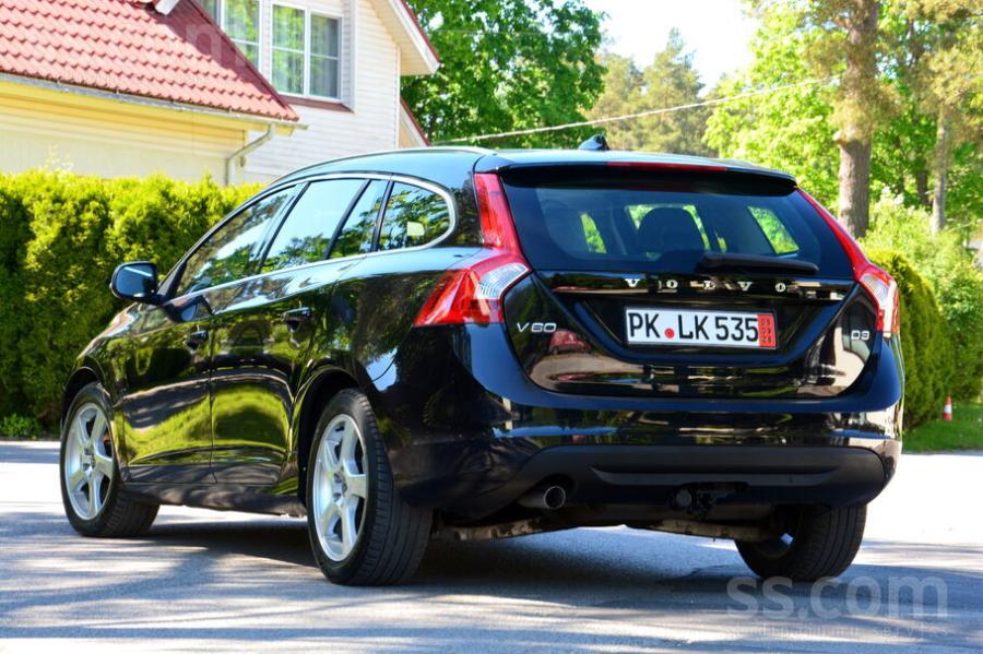Melns Volvo V60 2011 Rīga, ar dzinēja tilpumu 2.00 L un nobraukumu 288 tūkst. km par 5850 €, foto 12 vietnē AUTOMOTO.COM.LV
