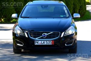Melns Volvo V60 2011 Rīga, ar dzinēja tilpumu 2.00 L un nobraukumu 288 tūkst. km par 5850 €, foto 19 vietnē AUTOMOTO.COM.LV