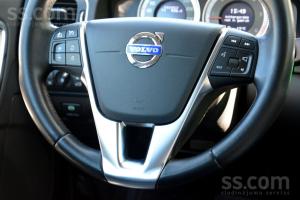 Melns Volvo V60 2011 Rīga, ar dzinēja tilpumu 2.00 L un nobraukumu 288 tūkst. km par 5850 €, foto 26 vietnē AUTOMOTO.COM.LV