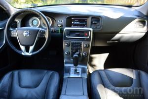 Melns Volvo V60 2011 Rīga, ar dzinēja tilpumu 2.00 L un nobraukumu 288 tūkst. km par 5850 €, foto 30 vietnē AUTOMOTO.COM.LV