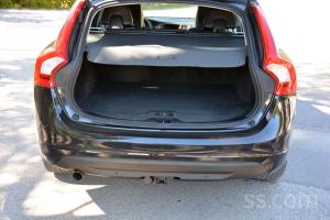 Melns Volvo V60 2011 Rīga, ar dzinēja tilpumu 2.00 L un nobraukumu 288 tūkst. km par 5850 €, foto 33 vietnē AUTOMOTO.COM.LV