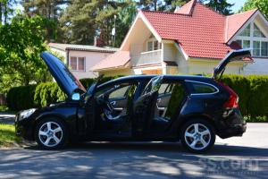 Melns Volvo V60 2011 Rīga, ar dzinēja tilpumu 2.00 L un nobraukumu 288 tūkst. km par 5850 €, foto 35 vietnē AUTOMOTO.COM.LV