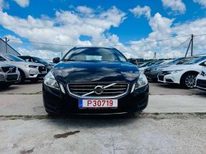 Черный Вольво B60 2011 в Каунас, объемом двигателя 2.00 л и пробегом 163 тыс. км за 6200 €, фото 3 на AUTOMOTO.COM.LV