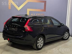 Melns Volvo V60 2011 Jūrmala, ar dzinēja tilpumu 1.60 L un nobraukumu 242 tūkst. km par 5950 €, foto 5 vietnē AUTOMOTO.COM.LV