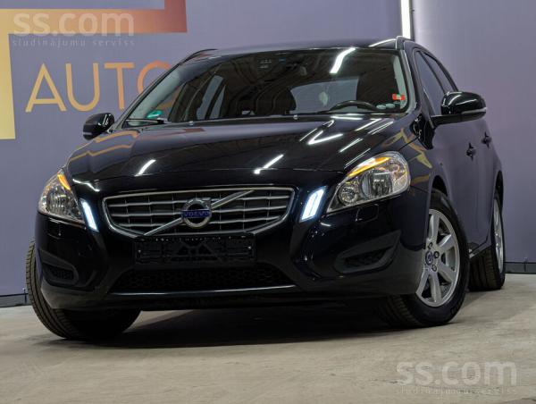 Black Volvo V60 2011 in Jurmala, with an engine capacity of 1.60 L and mileage of 242 thousand km for 5950 €, photo 5 on AUTOMOTO.COM.LV