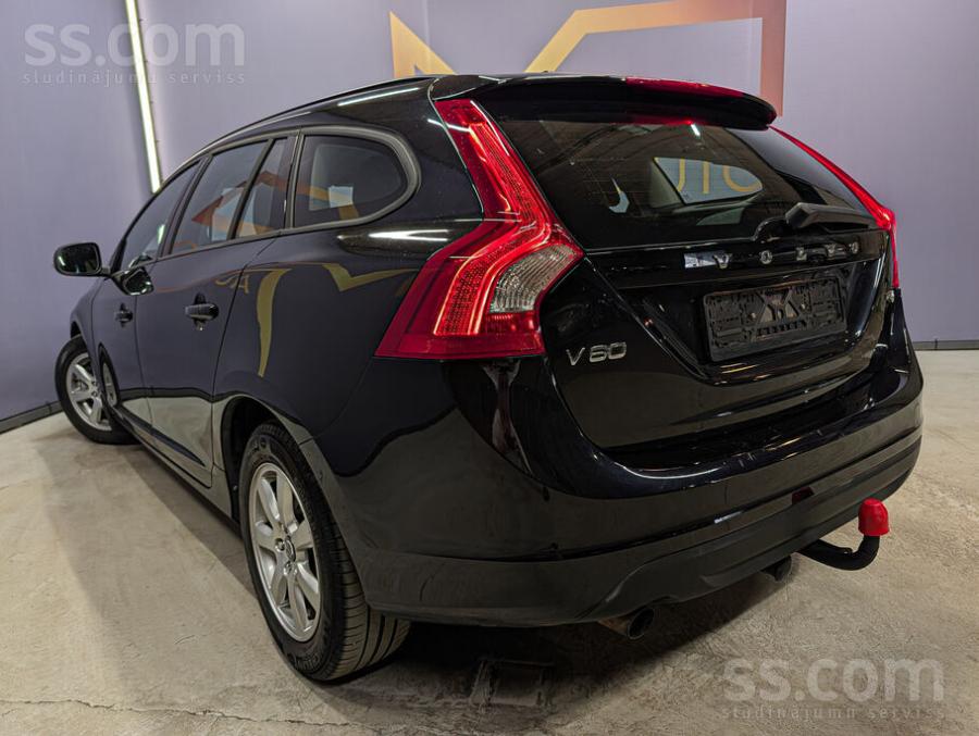 Melns Volvo V60 2011 Jūrmala, ar dzinēja tilpumu 1.60 L un nobraukumu 242 tūkst. km par 5950 €, foto 9 vietnē AUTOMOTO.COM.LV