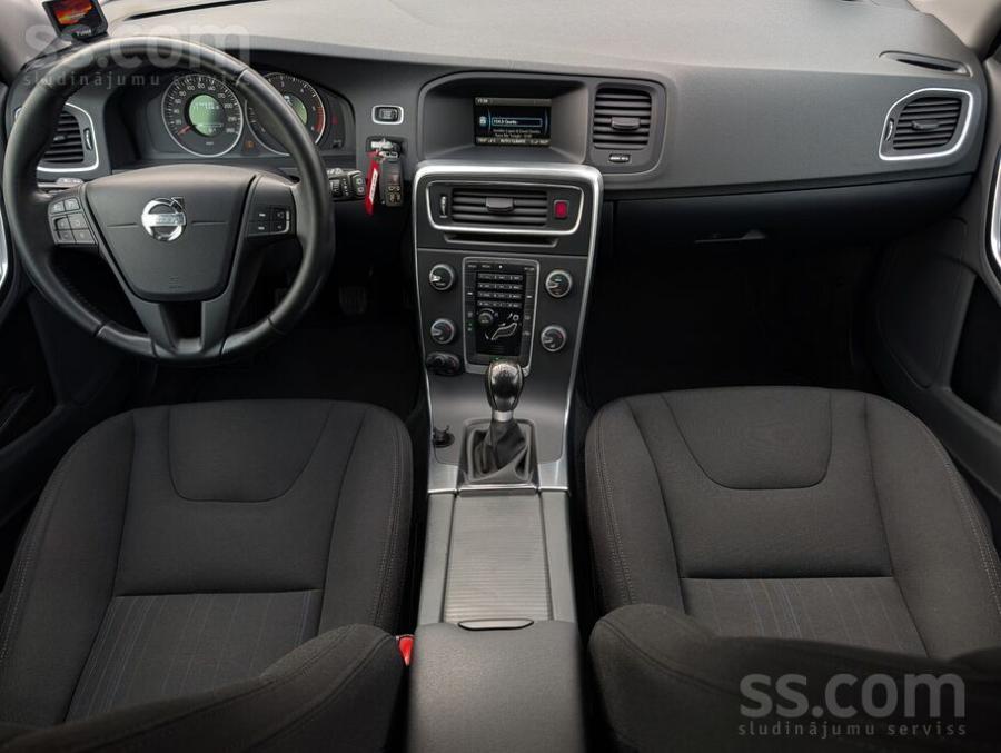 Melns Volvo V60 2011 Jūrmala, ar dzinēja tilpumu 1.60 L un nobraukumu 242 tūkst. km par 5950 €, foto 17 vietnē AUTOMOTO.COM.LV