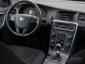Melns Volvo V60 2011 Jūrmala, ar dzinēja tilpumu 1.60 L un nobraukumu 242 tūkst. km par 5950 €, foto 18 vietnē AUTOMOTO.COM.LV