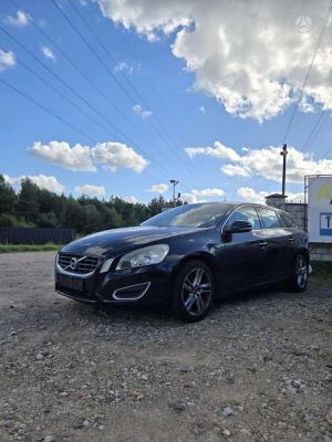 Black Volvo V60 2011 in Vilnius, with an engine capacity of 1.60 L and mileage of 226 thousand km for 1950 €, photo  on AUTOMOTO.COM.LV