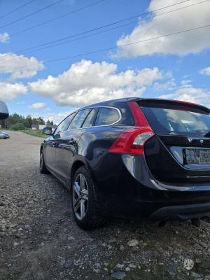 Melns Volvo V60 2011 Viļņa, ar dzinēja tilpumu 1.60 L un nobraukumu 226 tūkst. km par 1950 €, foto 4 vietnē AUTOMOTO.COM.LV