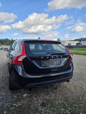 Melns Volvo V60 2011 Viļņa, ar dzinēja tilpumu 1.60 L un nobraukumu 226 tūkst. km par 1950 €, foto 5 vietnē AUTOMOTO.COM.LV
