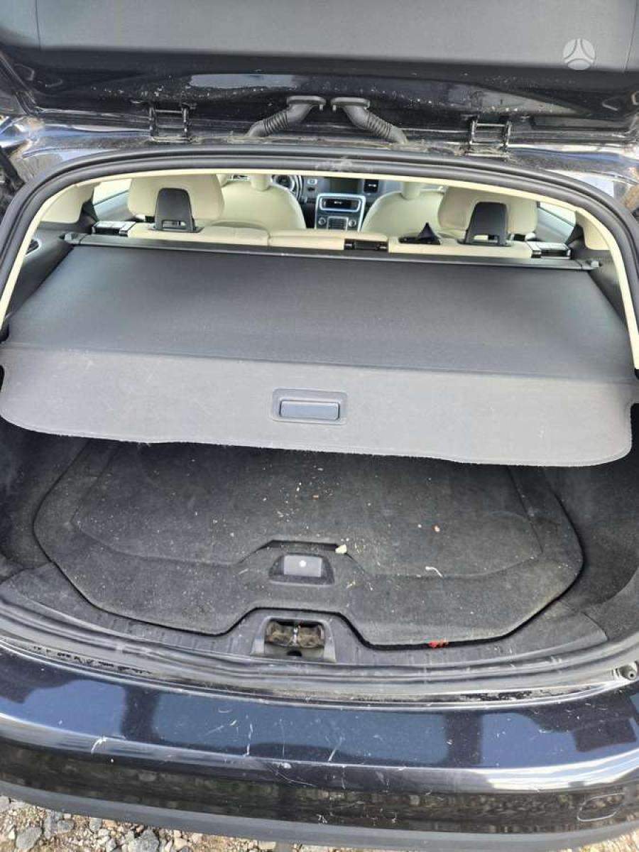 Melns Volvo V60 2011 Viļņa, ar dzinēja tilpumu 1.60 L un nobraukumu 226 tūkst. km par 1950 €, foto 10 vietnē AUTOMOTO.COM.LV