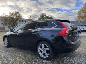Melns Volvo V60 2011 Valmiera, ar dzinēja tilpumu 2.00 L un nobraukumu 247 tūkst. km par 5290 €, foto 5 vietnē AUTOMOTO.COM.LV