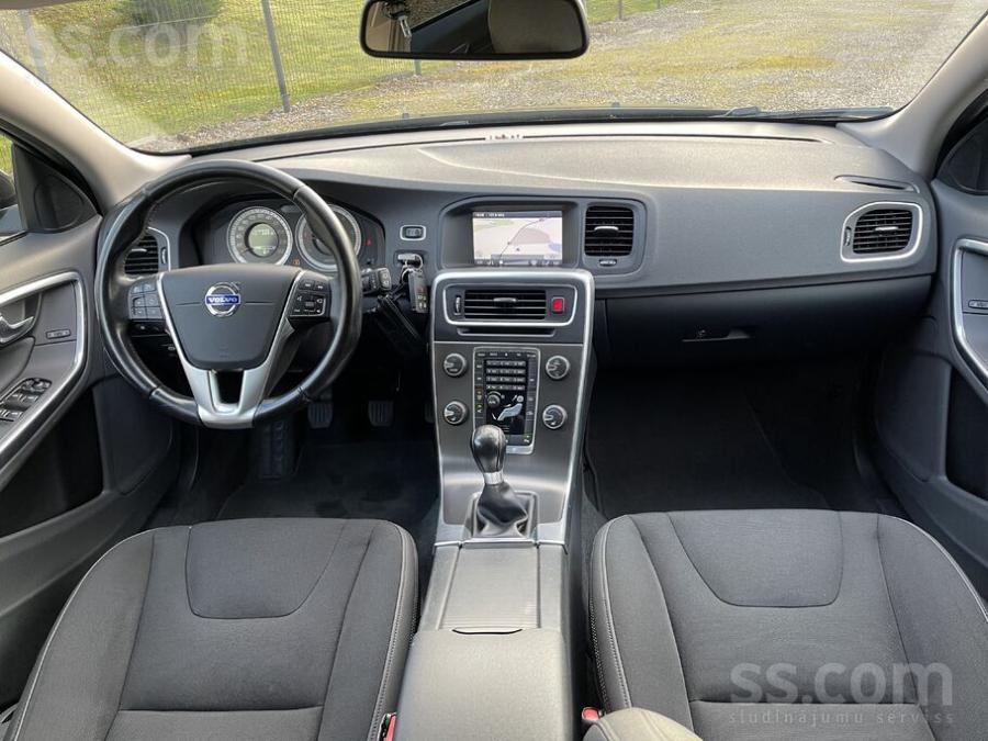 Melns Volvo V60 2011 Valmiera, ar dzinēja tilpumu 2.00 L un nobraukumu 247 tūkst. km par 5290 €, foto 7 vietnē AUTOMOTO.COM.LV