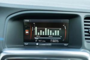 Melns Volvo V60 2012 Liepāja, ar dzinēja tilpumu 2.00 L un nobraukumu 288 tūkst. km par 8850 €, foto 24 vietnē AUTOMOTO.COM.LV