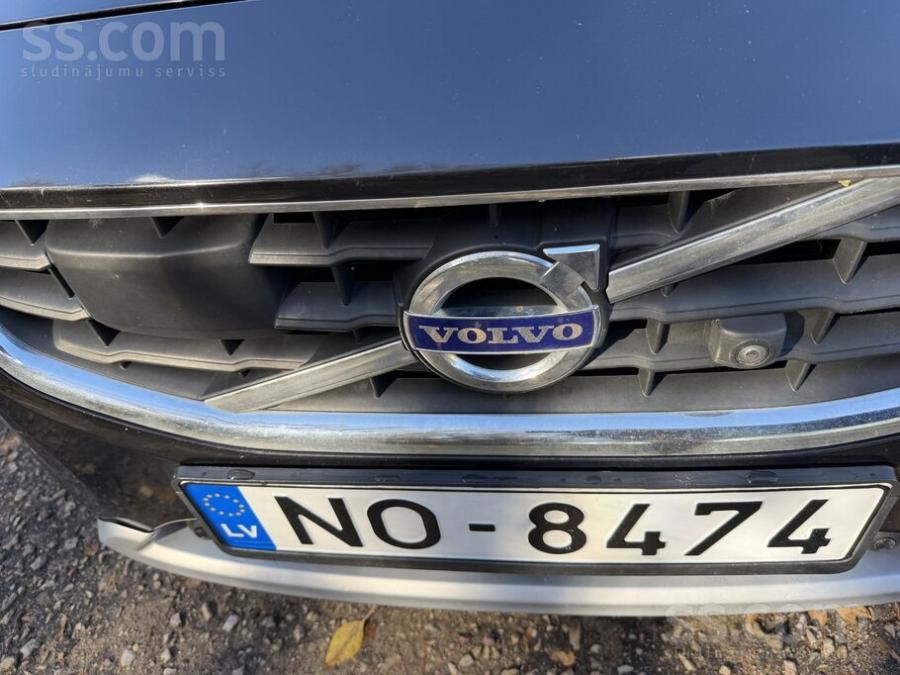 Black Volvo V60 2012 in Valmiera, with an engine capacity of 2.40 L and mileage of 333 thousand km for 8500 €, photo 15 on AUTOMOTO.COM.LV