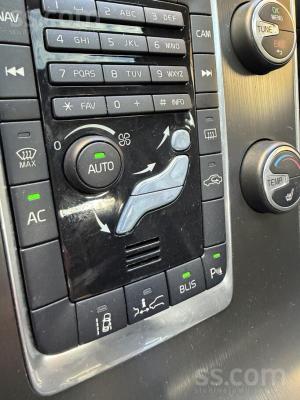Black Volvo V60 2012 in Valmiera, with an engine capacity of 2.40 L and mileage of 333 thousand km for 8500 €, photo 19 on AUTOMOTO.COM.LV