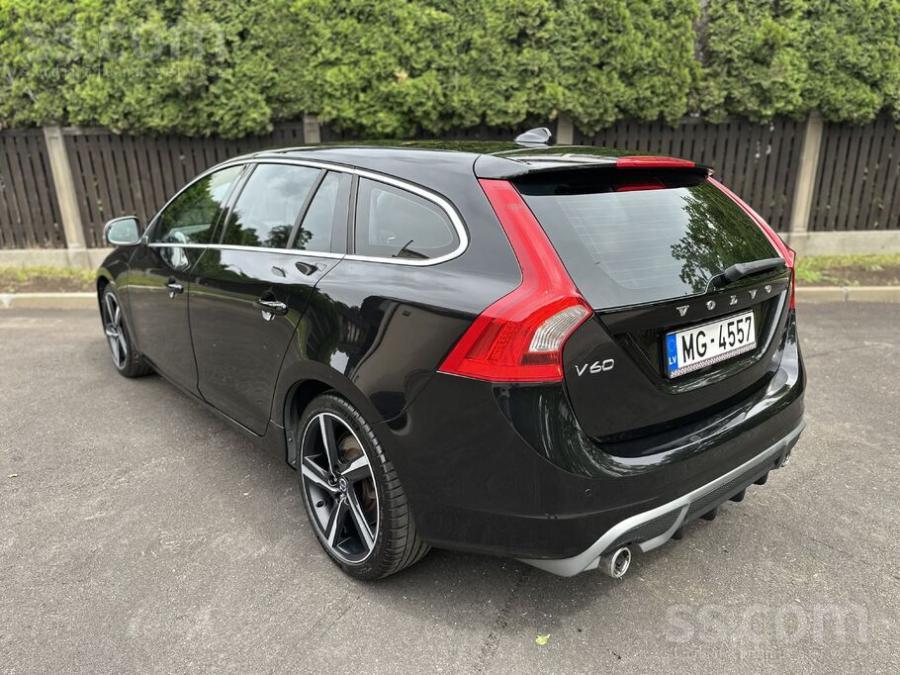 Black Volvo V60 2013 in Jurmala, with an engine capacity of 1.60 L and mileage of 0 thousand km for 5950 €, photo 10 on AUTOMOTO.COM.LV