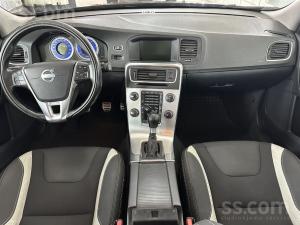 Black Volvo V60 2013 in Jurmala, with an engine capacity of 1.60 L and mileage of 0 thousand km for 5950 €, photo 14 on AUTOMOTO.COM.LV