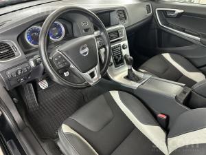 Black Volvo V60 2013 in Jurmala, with an engine capacity of 1.60 L and mileage of 0 thousand km for 5950 €, photo 15 on AUTOMOTO.COM.LV