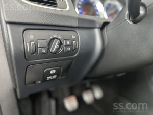 Black Volvo V60 2013 in Jurmala, with an engine capacity of 1.60 L and mileage of 0 thousand km for 5950 €, photo 17 on AUTOMOTO.COM.LV