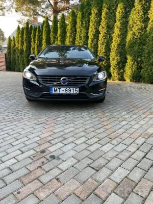 Melns Volvo V60 2013 Jēkabpils, ar dzinēja tilpumu 2.00 L un nobraukumu 309 tūkst. km par 7600 €, foto  vietnē AUTOMOTO.COM.LV