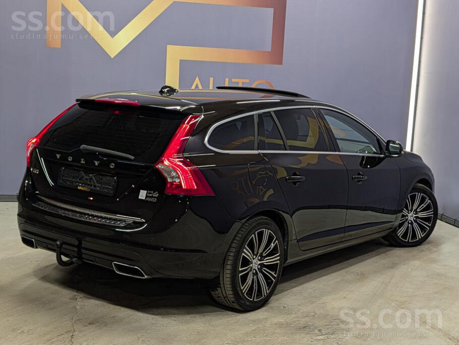 Melns Volvo V60 2013 Jūrmala, ar dzinēja tilpumu 2.40 L un nobraukumu 257 tūkst. km par 9950 €, foto 5 vietnē AUTOMOTO.COM.LV