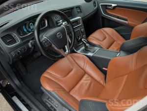 Melns Volvo V60 2013 Jūrmala, ar dzinēja tilpumu 2.40 L un nobraukumu 257 tūkst. km par 9950 €, foto 12 vietnē AUTOMOTO.COM.LV