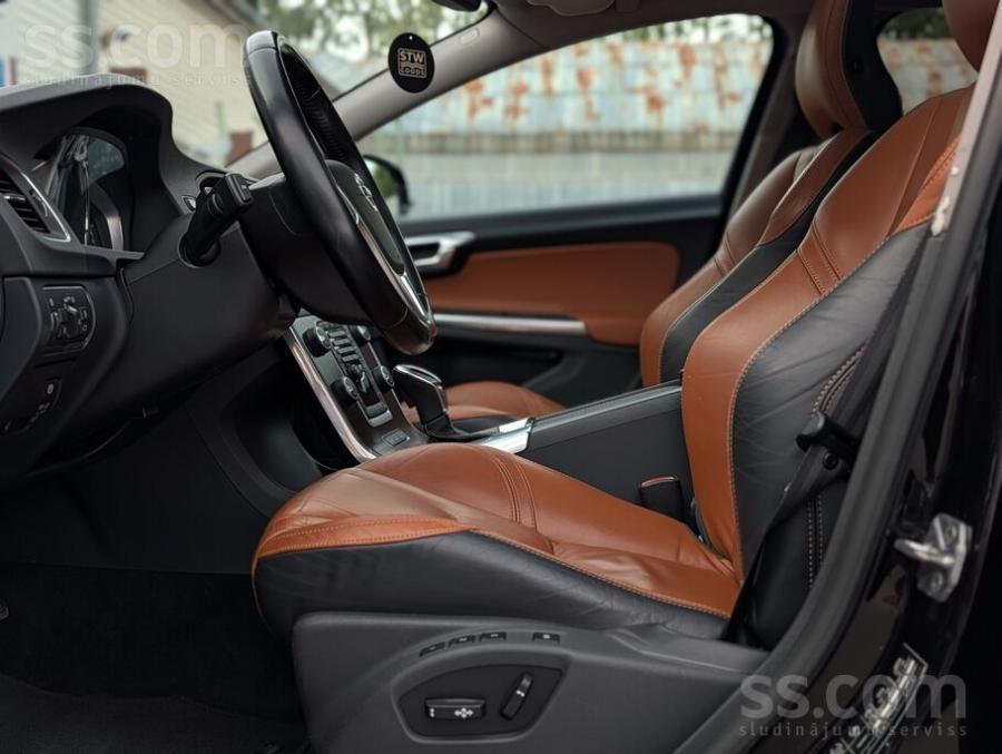 Melns Volvo V60 2013 Jūrmala, ar dzinēja tilpumu 2.40 L un nobraukumu 257 tūkst. km par 9950 €, foto 14 vietnē AUTOMOTO.COM.LV