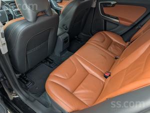 Melns Volvo V60 2013 Jūrmala, ar dzinēja tilpumu 2.40 L un nobraukumu 257 tūkst. km par 9950 €, foto 16 vietnē AUTOMOTO.COM.LV
