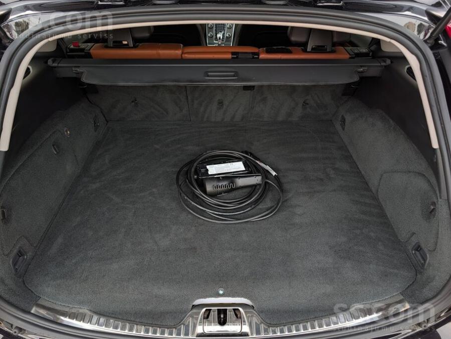 Melns Volvo V60 2013 Jūrmala, ar dzinēja tilpumu 2.40 L un nobraukumu 257 tūkst. km par 9950 €, foto 17 vietnē AUTOMOTO.COM.LV
