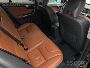 Melns Volvo V60 2013 Jūrmala, ar dzinēja tilpumu 2.40 L un nobraukumu 257 tūkst. km par 9950 €, foto 19 vietnē AUTOMOTO.COM.LV
