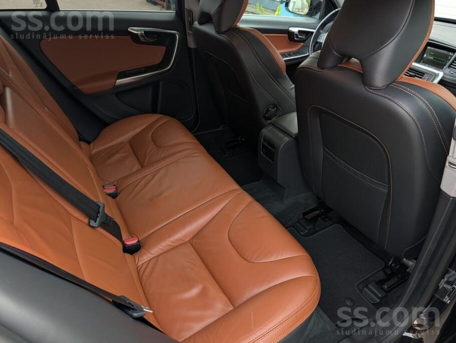 Melns Volvo V60 2013 Jūrmala, ar dzinēja tilpumu 2.40 L un nobraukumu 257 tūkst. km par 9950 €, foto 19 vietnē AUTOMOTO.COM.LV