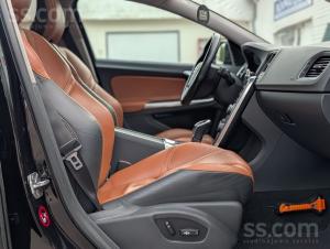 Melns Volvo V60 2013 Jūrmala, ar dzinēja tilpumu 2.40 L un nobraukumu 257 tūkst. km par 9950 €, foto 21 vietnē AUTOMOTO.COM.LV