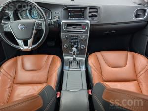 Melns Volvo V60 2013 Jūrmala, ar dzinēja tilpumu 2.40 L un nobraukumu 257 tūkst. km par 9950 €, foto 23 vietnē AUTOMOTO.COM.LV