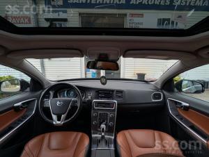 Melns Volvo V60 2013 Jūrmala, ar dzinēja tilpumu 2.40 L un nobraukumu 257 tūkst. km par 9950 €, foto 24 vietnē AUTOMOTO.COM.LV