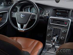 Melns Volvo V60 2013 Jūrmala, ar dzinēja tilpumu 2.40 L un nobraukumu 257 tūkst. km par 9950 €, foto 25 vietnē AUTOMOTO.COM.LV