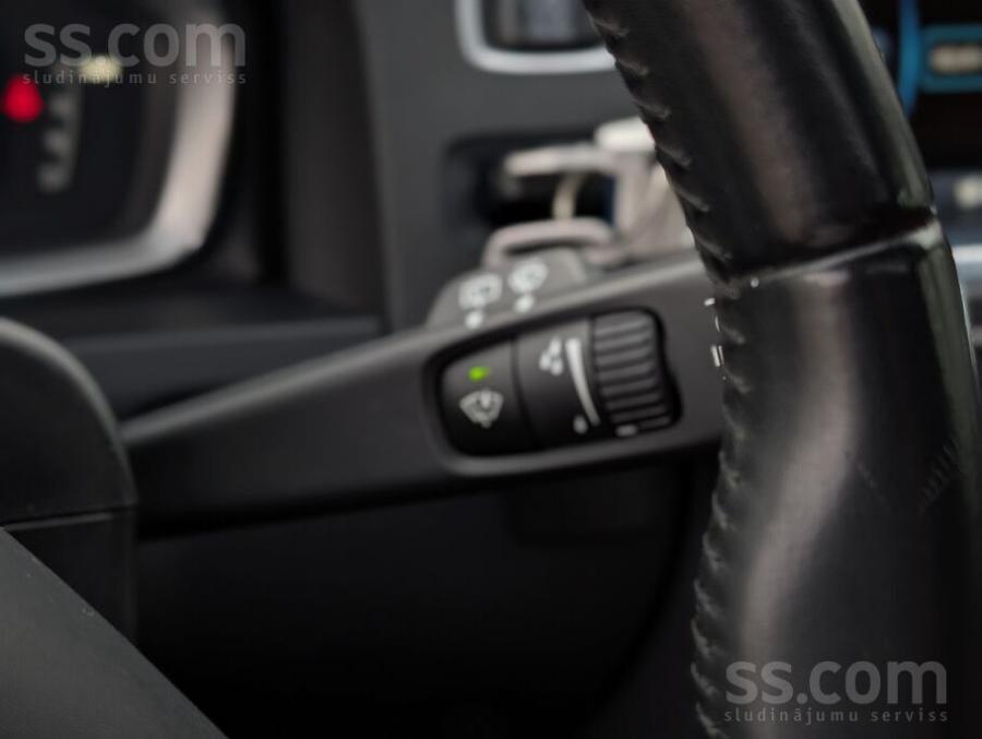 Melns Volvo V60 2013 Jūrmala, ar dzinēja tilpumu 2.40 L un nobraukumu 257 tūkst. km par 9950 €, foto 27 vietnē AUTOMOTO.COM.LV