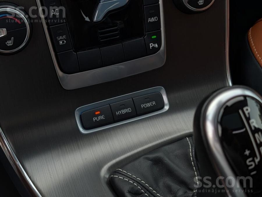 Melns Volvo V60 2013 Jūrmala, ar dzinēja tilpumu 2.40 L un nobraukumu 257 tūkst. km par 9950 €, foto 28 vietnē AUTOMOTO.COM.LV