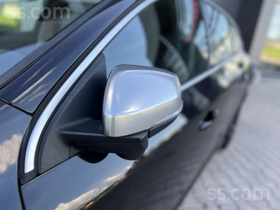 Melns Volvo V60 2013 Jēkabpils, ar dzinēja tilpumu 2.40 L un nobraukumu 189 tūkst. km par 7700 €, foto 13 vietnē AUTOMOTO.COM.LV